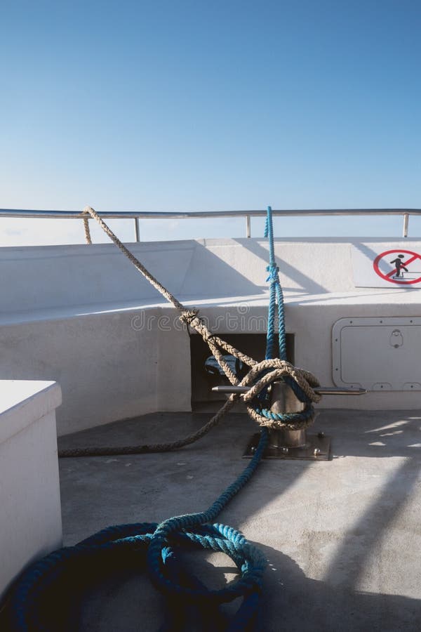 Popa De Una Nave, De Cuerdas Y De Nudos Imagen de archivo - Imagen de ...