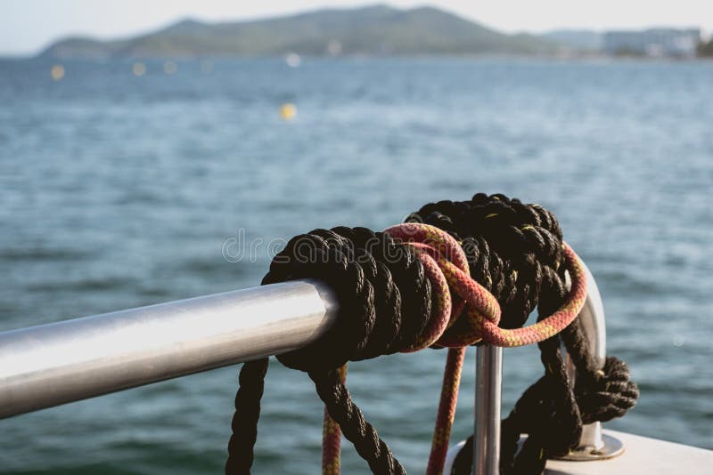 Popa De Una Nave, De Cuerdas Y De Nudos Foto de archivo - Imagen de ...