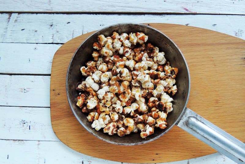 Prepared Popcorn In Frying Pan, Corn Seeds And Corncobs Stock Photo ...