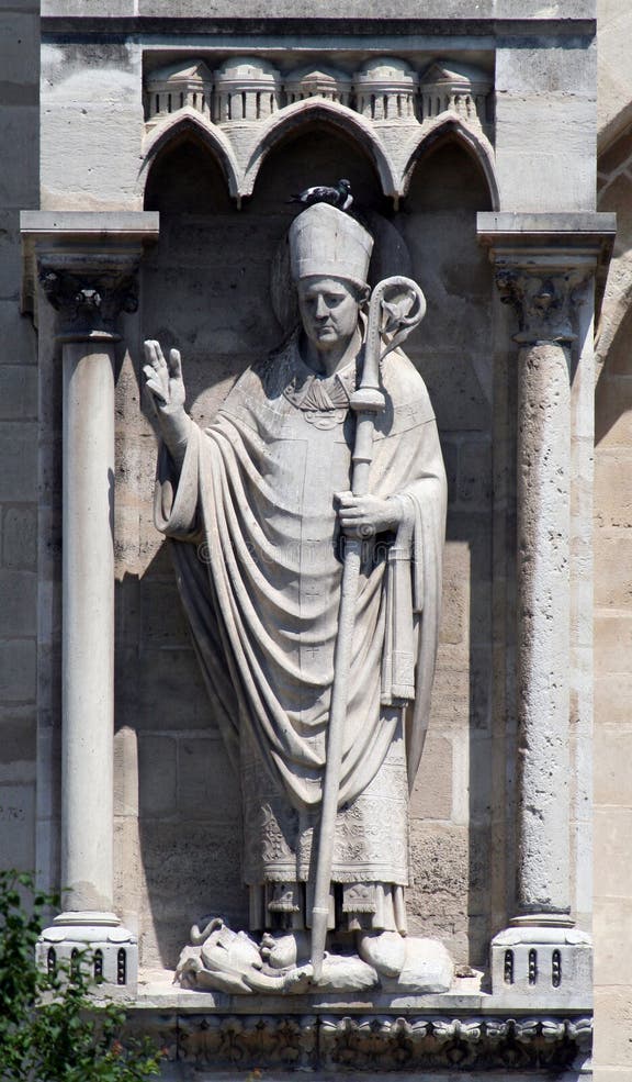 Pope statue stock photo. Image of vacation, notre, paris - 1048272
