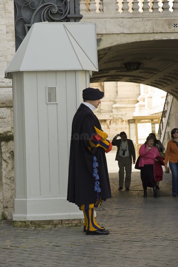 Swiss Guard Near St. PeterÂ´s Basilica in Rome, Italy Editorial Photo ...