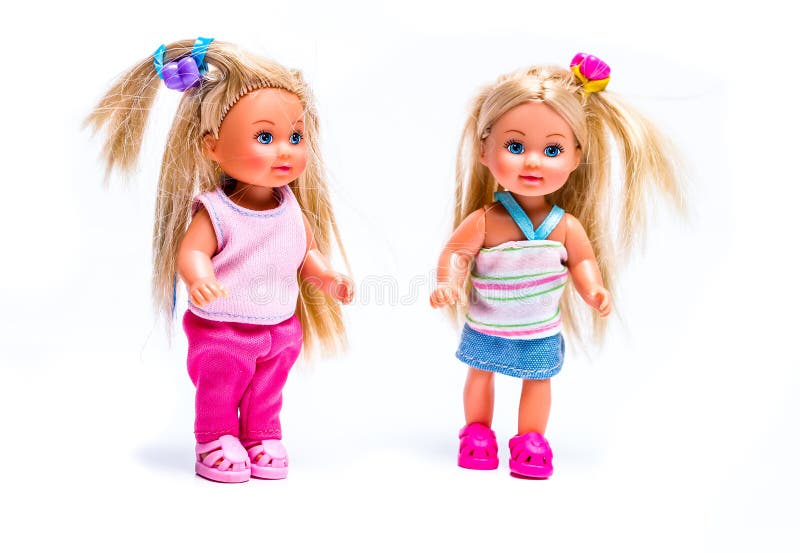 Poppen stock foto. Image of kinderen, vrolijk, draag - 66606914