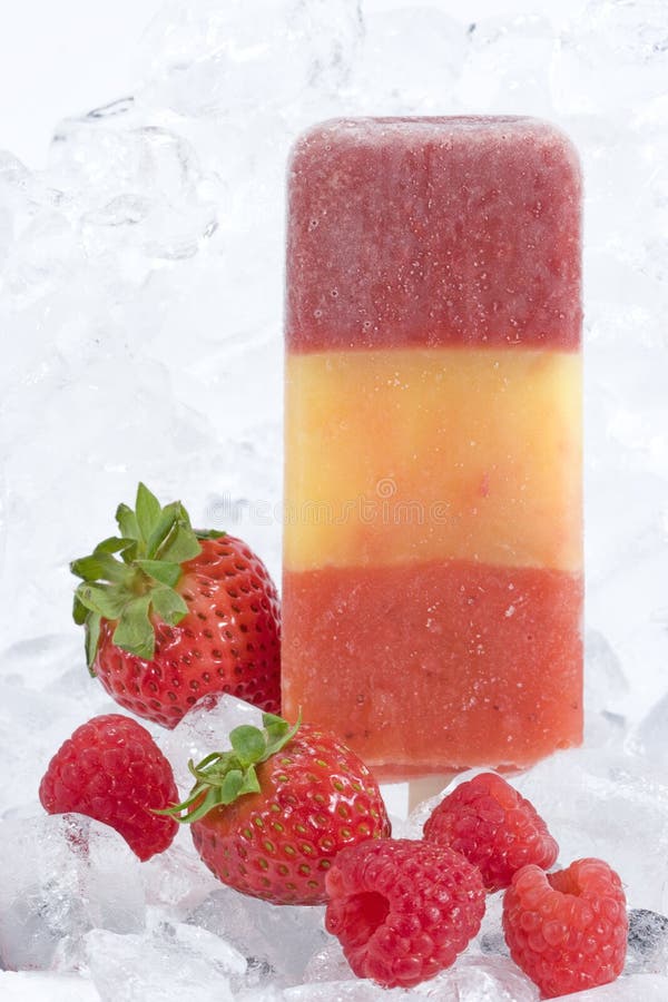 Popsicle De La Fruta En El Hielo Foto de archivo - Imagen de helado ...