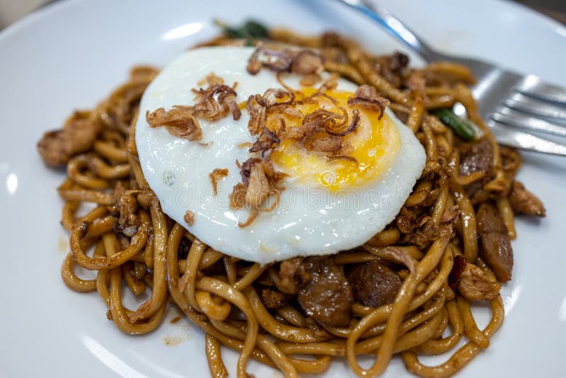Popular Indonesian Noodle - Bakmi Goreng Stock Photo - Image of gorengn ...
