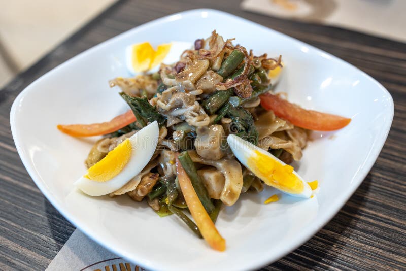 Popular Indonesian Vegetable Dish - Gado Gado Stock Image - Image of ...