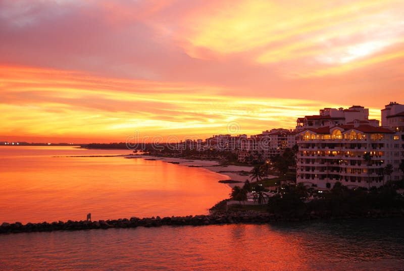 Por do sol de Miami foto de stock. Imagem de curso, sunset - 14389808