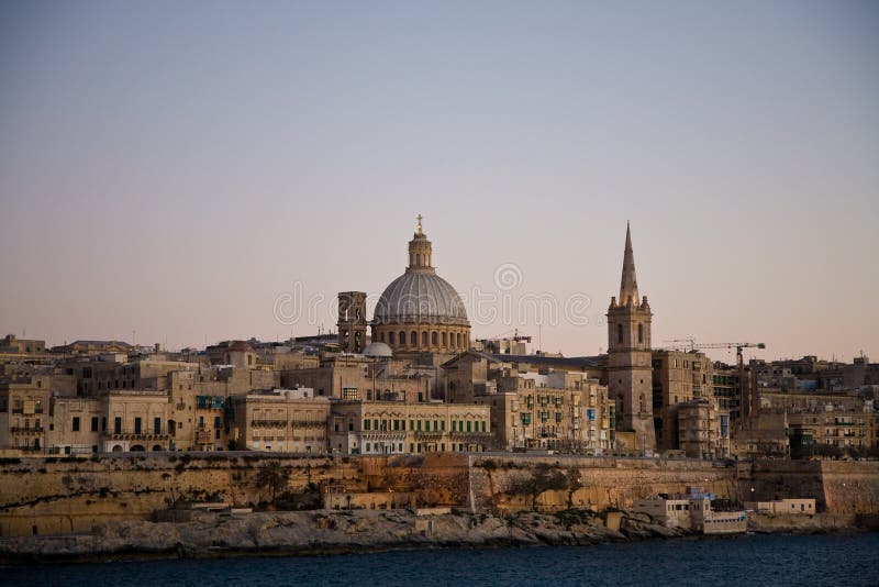 Por Do Sol De Valletta, Malta Imagem de Stock - Imagem de noite ...