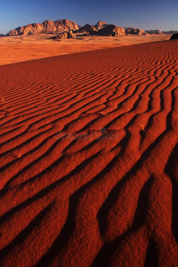 Por do sol do deserto imagem de stock. Imagem de médio - 27219877
