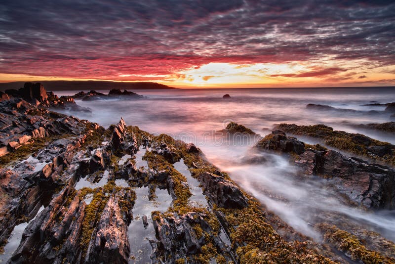Por Do Sol Do Mar, Costa Do Mar De Barents Imagem de Stock - Imagem de ...