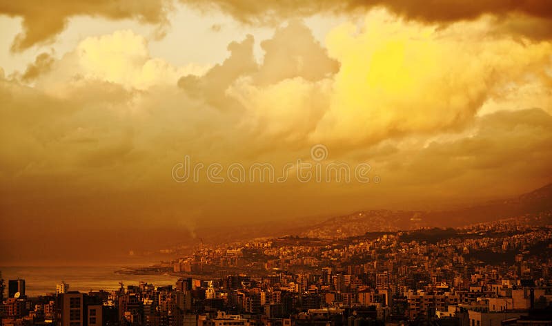 Por do sol na cidade imagem de stock. Imagem de praia - 27714707
