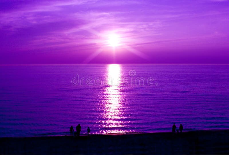 Por do sol roxo imagem de stock. Imagem de povos, aberto - 10911119