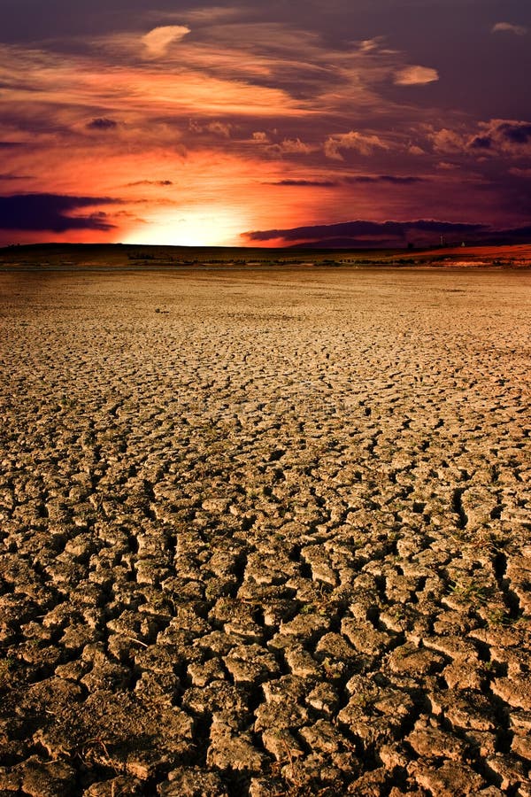 Lago seco foto de stock. Imagem de marrom, azul, nave - 2872532