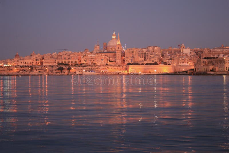 Por do sol um malta imagem de stock. Imagem de malta - 21165771