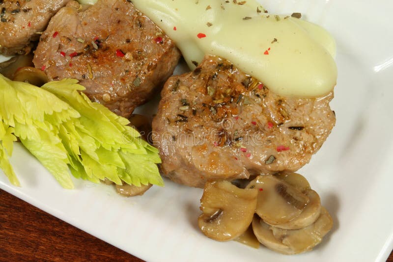 Porc cuit au four photo stock. Image of cuisinier, délicatesse - 8728416