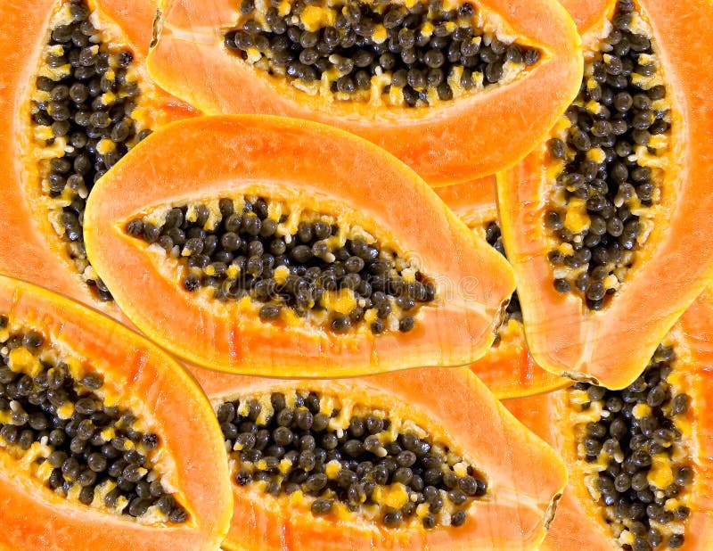 Papayas partidas en dos foto de archivo. Imagen de partidas - 6350920