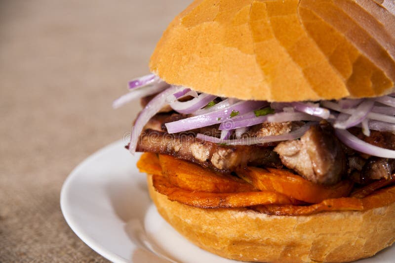 Pan Con Chicharron Peruano