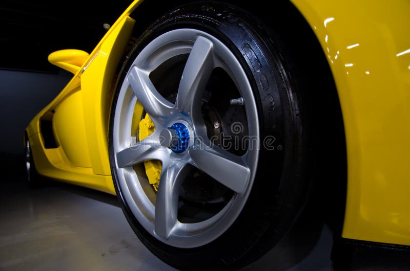 Porsche Gt Wheel Perspective Under Car Stock Photos - Free & Royalty ...