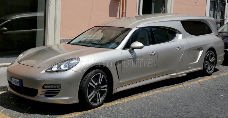 Karawan zdjęcie stock. Obraz złożonej z mechanizm, nieżywy - 8783302