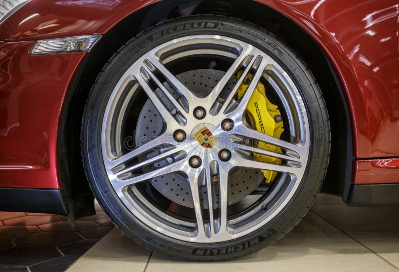 . porsche roja 911. foto de archivo editorial. Imagen de deporte ...