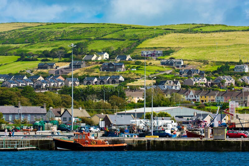 Port dans Dingle la nuit photo stock. Image du récréation - 12855732