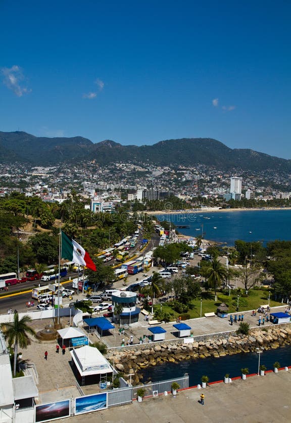 Port of Acapulco editorial stock photo. Image of aerial - 17076348