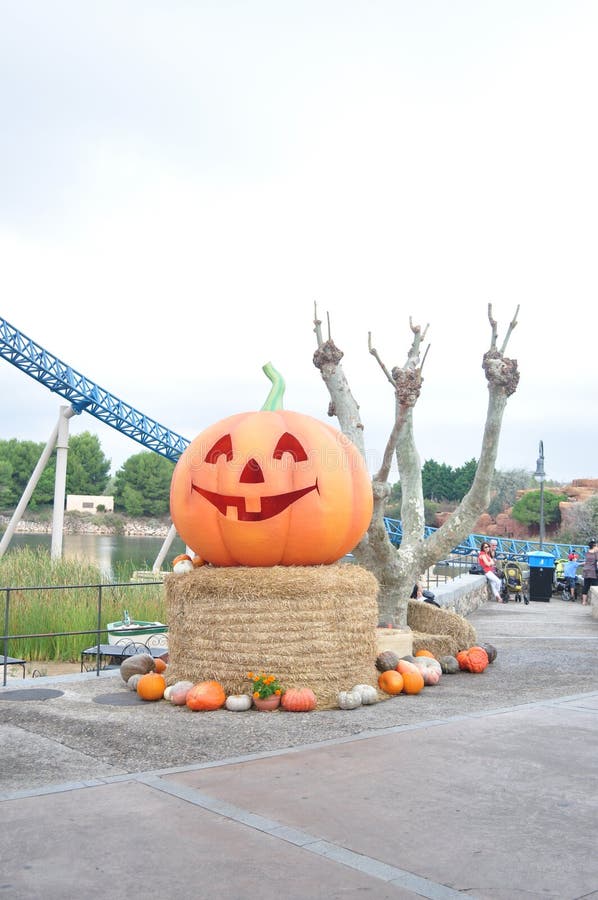 Port Aventura, halloween editorial stock photo. Image of front - 41026318