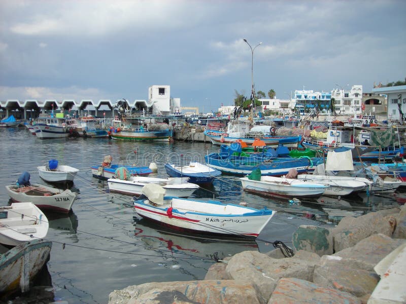 KELIBIA, TUNISIE : Personnes Locales Appréciant La Vie De Plage En été ...