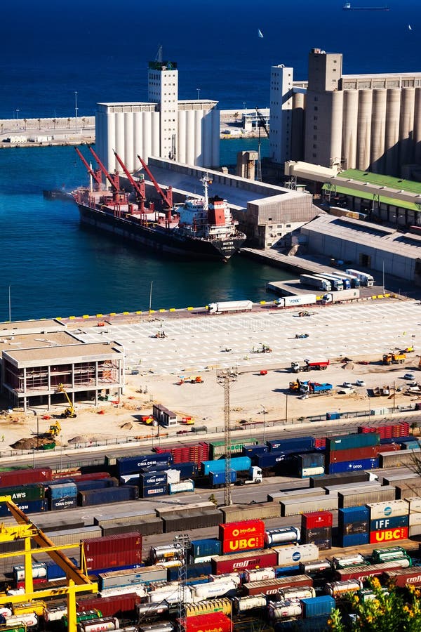 Port De Barcelone - Port Industriel. Espagne Image éditorial - Image du ...
