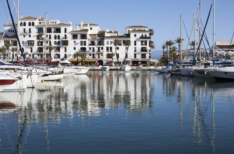 Port de Duquesa, Spain editorial photography. Image of repair - 37616312