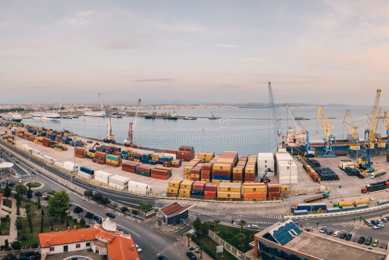Port de Durres Albanie photo stock éditorial. Image du jour - 100004533
