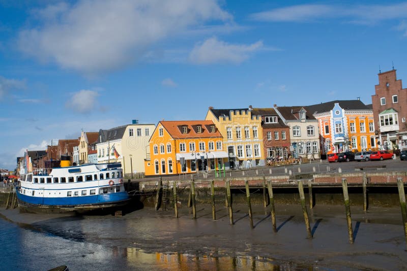 Port de Husum photo stock. Image du marée, allemagne, ville - 4833260
