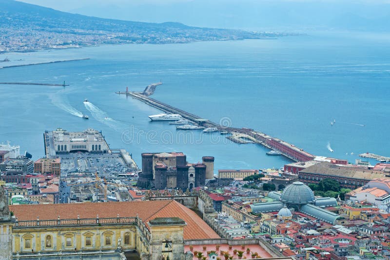 Port de Naples image éditorial. Image du côte, ville - 31011495