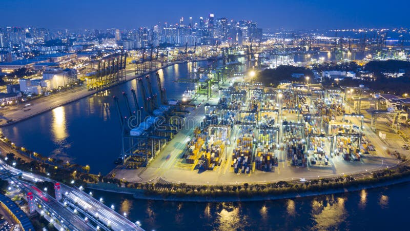 Port de Singapour image stock éditorial. Image du fret - 31698584