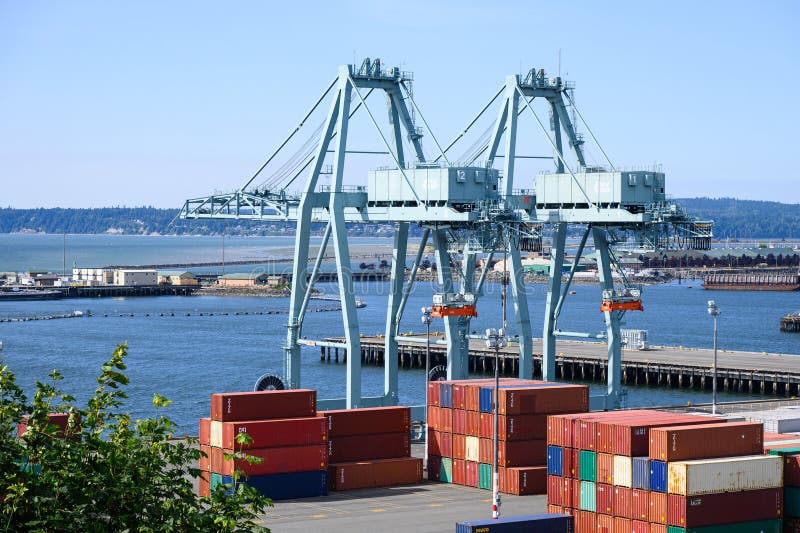 Port of Everett Hewitt Terminal Cranes with Stacked Intermodal ...