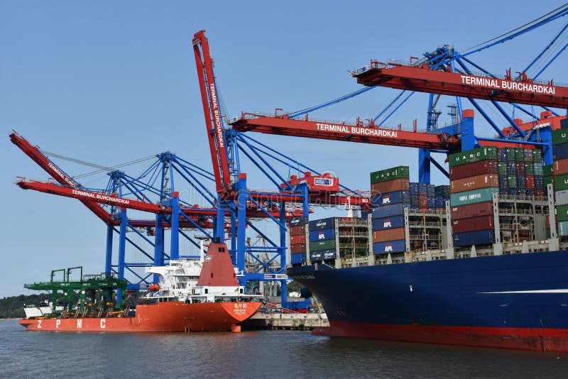 Port of Hamburg in Germany editorial stock image. Image of boat - 76763124