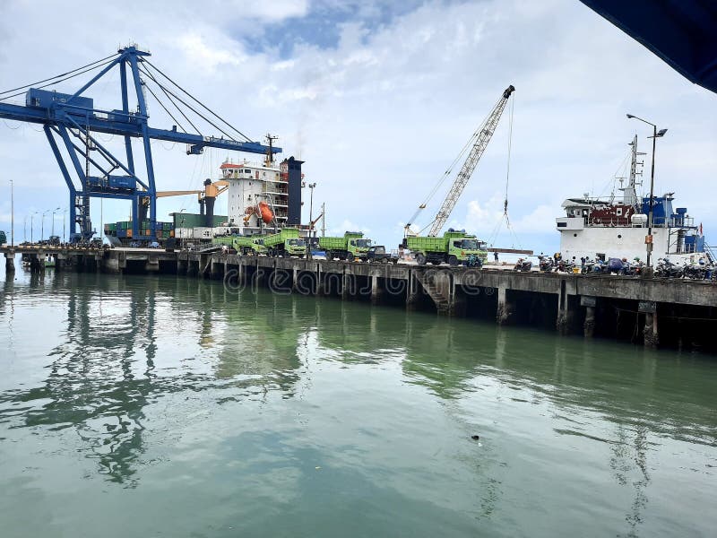 Port Malundung Tarakan City Editorial Stock Photo - Image of port, ship ...