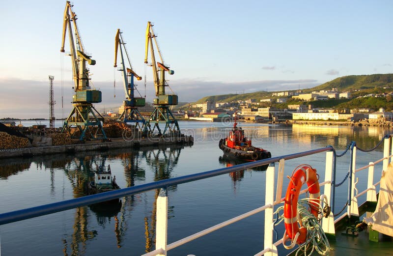 Port morski obraz stock. Obraz złożonej z pomarańcze - 10740849