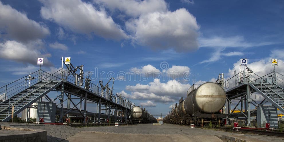 The Port Rail Loading and Unloading Chemical Liqui Editorial ...