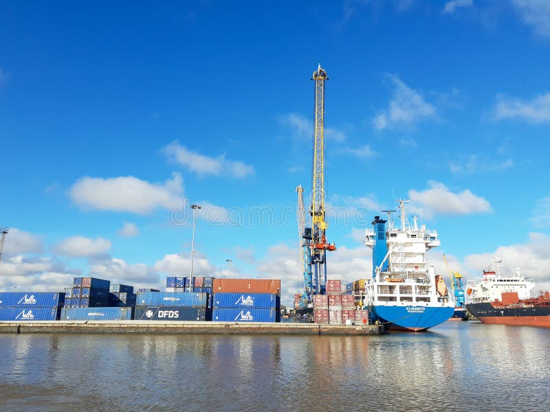 Port Rotterdam in Europe editorial photo. Image of construction - 212504761