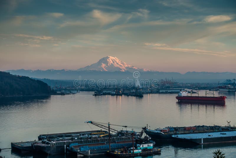 Port at Sunset 4 editorial image. Image of northwest - 84368140