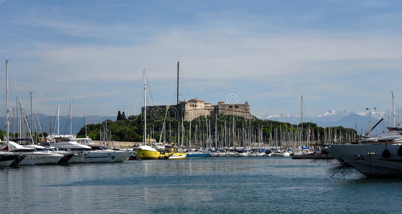 Port Vauban Antibes De Yacht Image stock - Image du été, port: 127535285