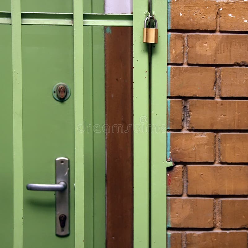 Porta fechada foto de stock. Imagem de trava, entrada - 25296186