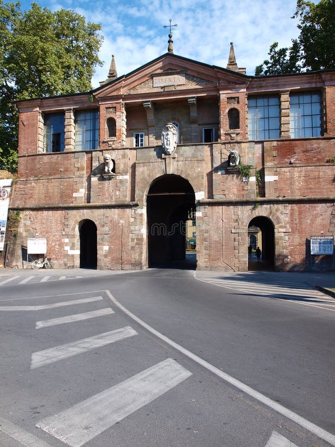 Porta San Pietro, Lucca, Italy Editorial Stock Image - Image of ...