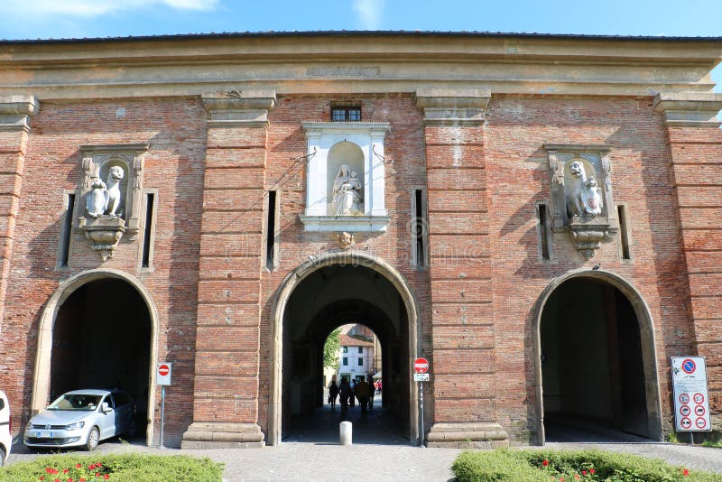 Porta Santa Maria a Lucca fotografia stock editoriale. Immagine di ...