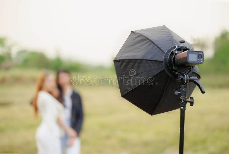 Portable Flash Light Setup with Reflector Modifier for Portrait ...