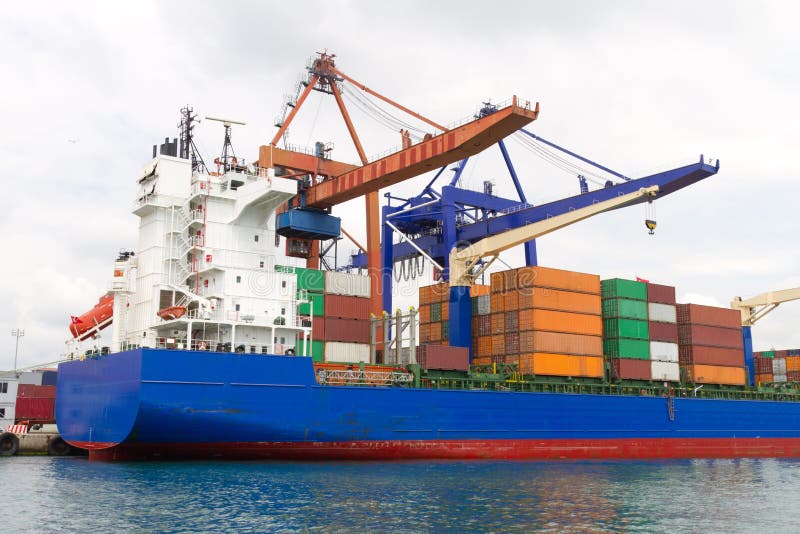 Portacontenedores foto de archivo. Imagen de barco, entregue - 24628678