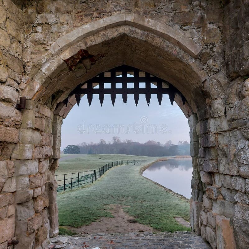 Portcullis at Leeds Castle. Stock Image - Image of england, iron: 271328885