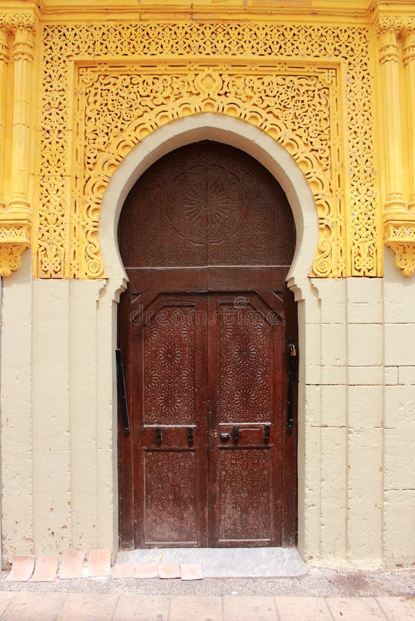 Porte Arabe Dans La Nécropole De Cellah Photo stock - Image du maroc ...