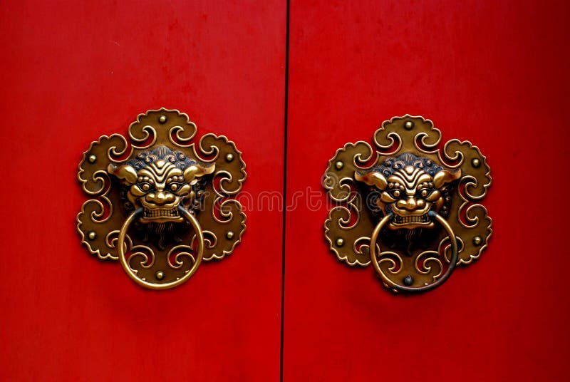 Porte rouge chinoise photo stock. Image du culture, construction - 18388036