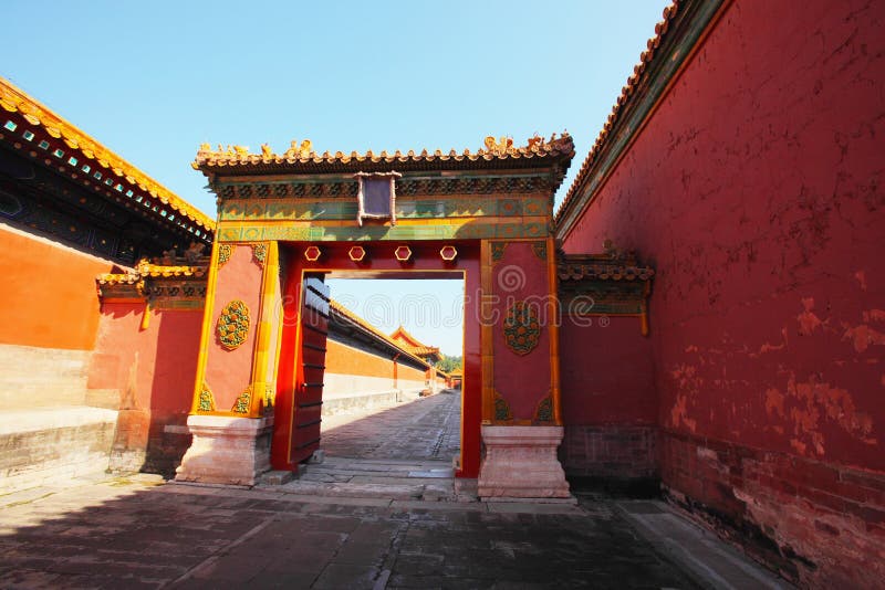 Porte rouge chinoise photo stock. Image du culture, construction - 18388036